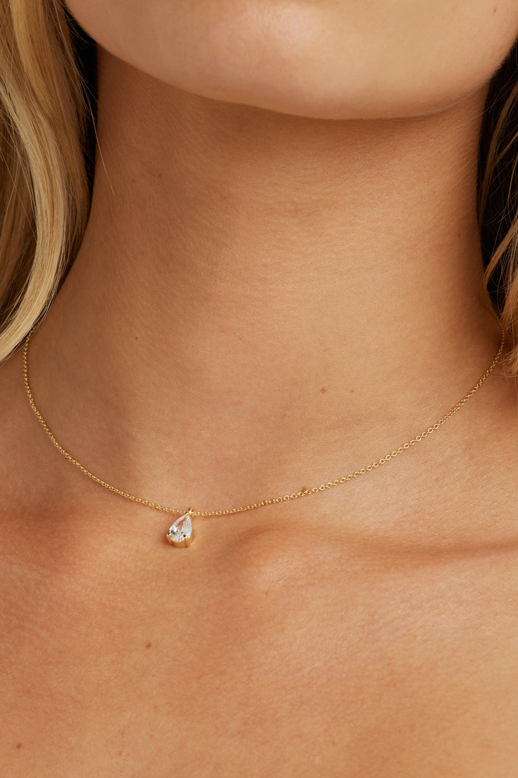 Elizabeth Crystal Pendant – Untamed Petals